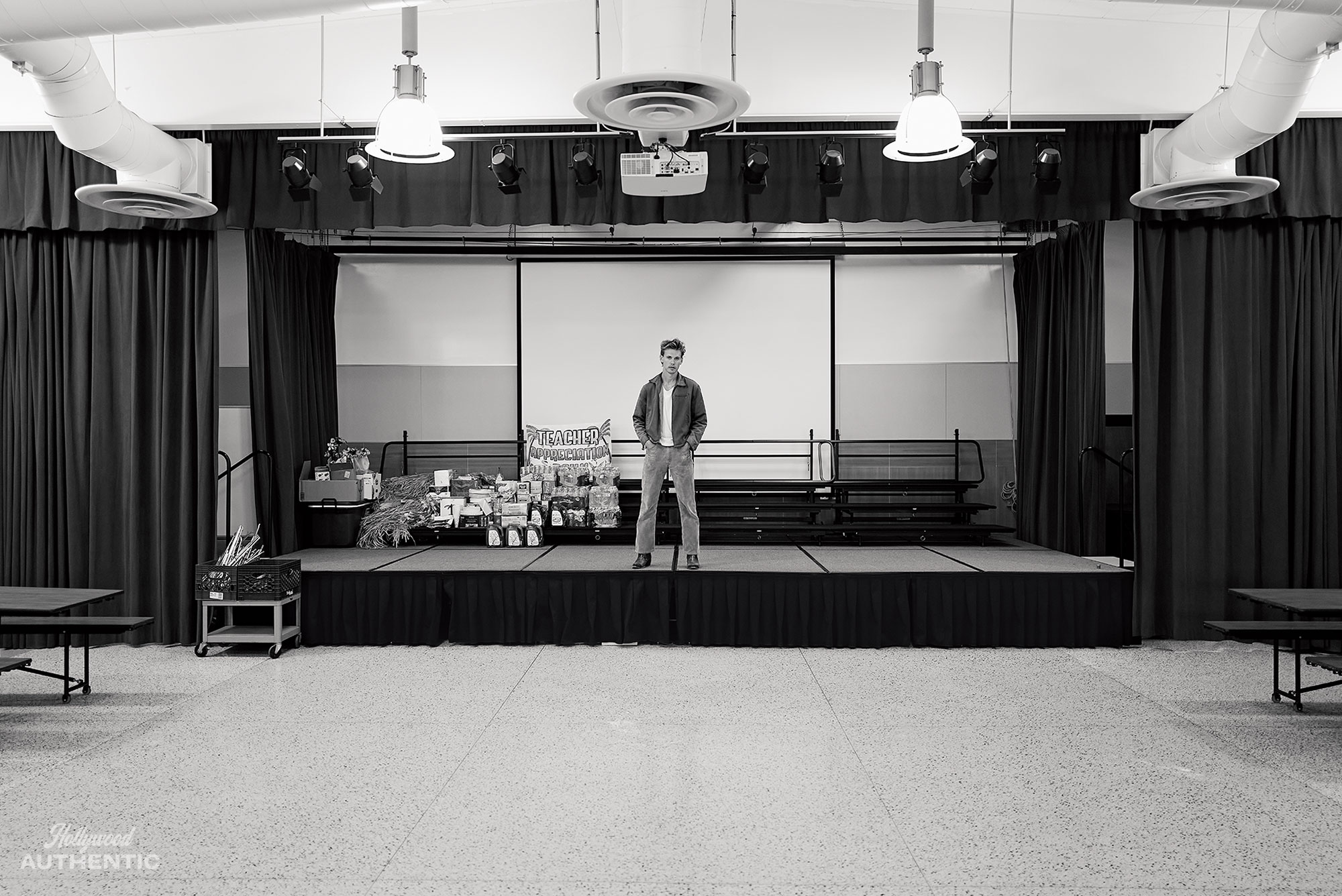 AUSTIN BUTLER - Hollywood Authentic