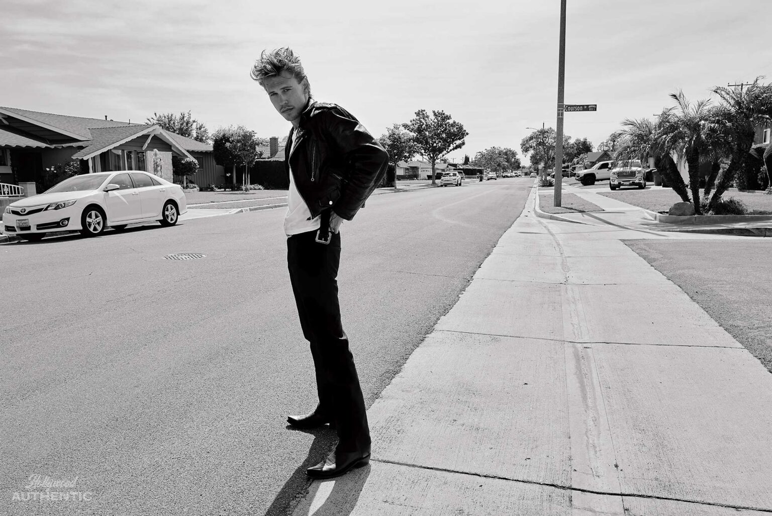 AUSTIN BUTLER - Hollywood Authentic