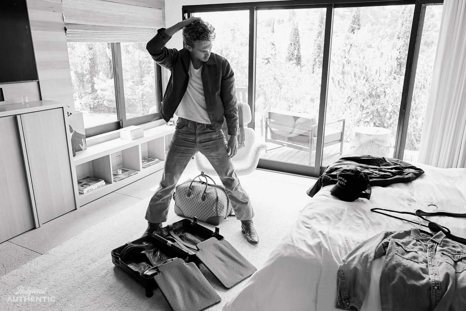 AUSTIN BUTLER - Hollywood Authentic